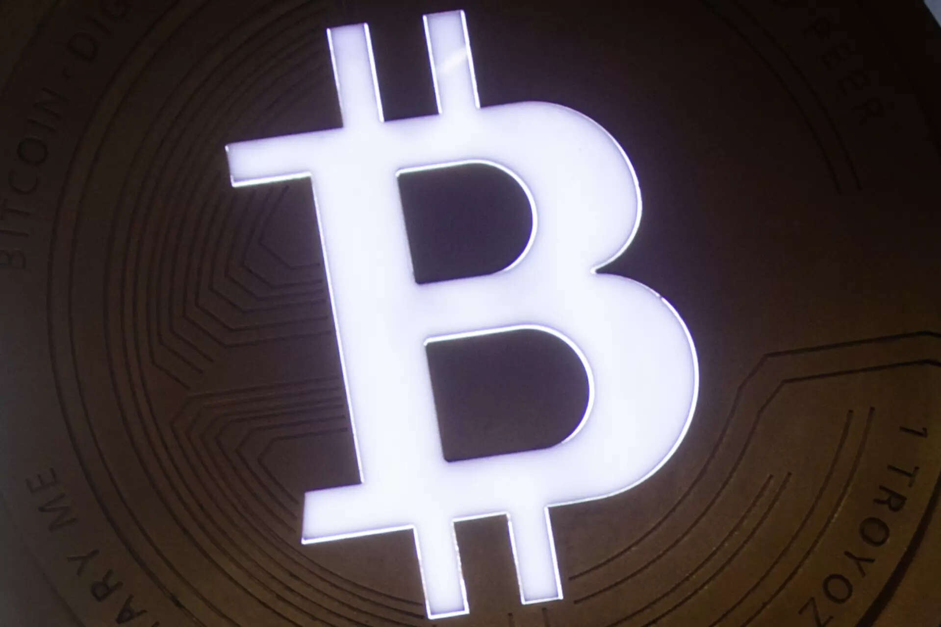 Bitcoin crash ahead? Experts weigh in on warning signs flashing in 2026