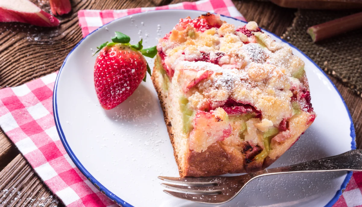 🍓 Cake moelleux fraise-rhubarbe