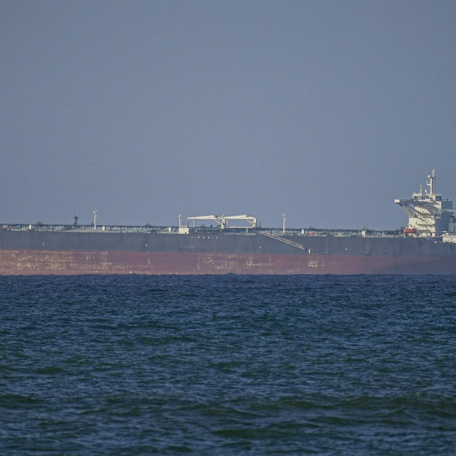 US naval destroyers have crossed the Strait of Hormuz, CENTCOM says