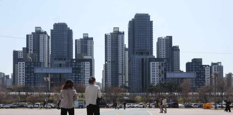 '48억 벌었다' 실화냐? 9만명 몰리더니, 100억 찍은 이 단지