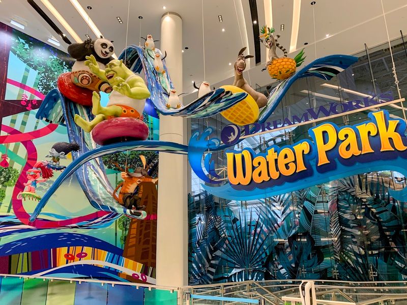 The New Jersey mega mall where outlet deals and indoor attractions ...
