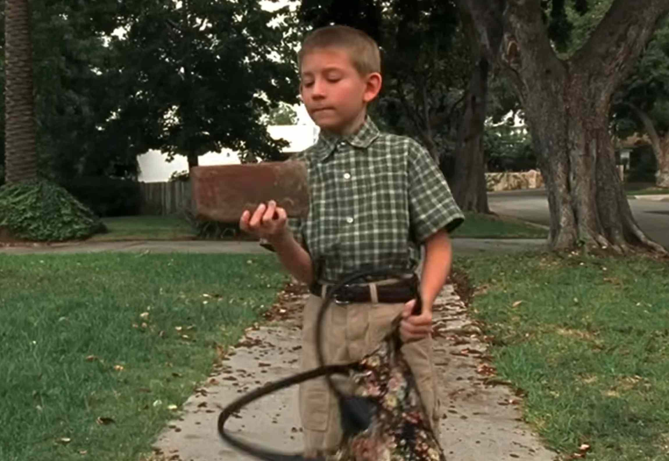 Malcolm in the Middle's Justin Berfield says Dewey's purse was filled ...