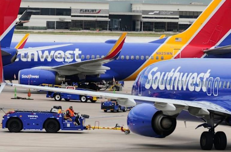 Southwest Airlines enforces new electronic device ban rule on ...