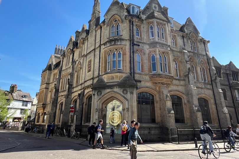 The famous Cambridge clock that crowds swarm to