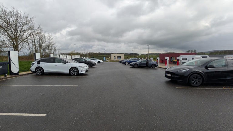 Recharge rapide : La non-fiabilité des bornes est une épine dans le ...