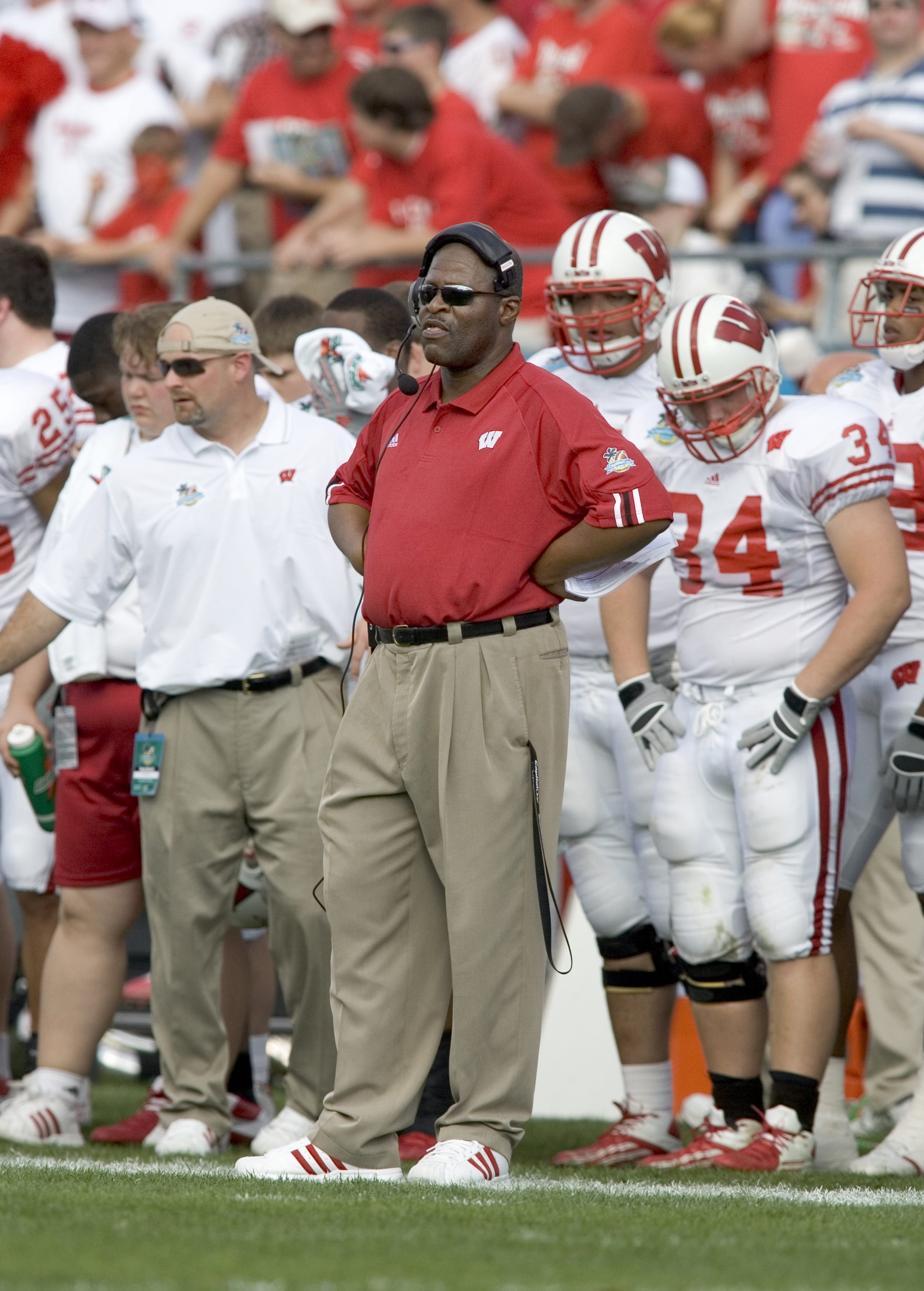 Longtime Wisconsin assistant football coach Henry Mason dies