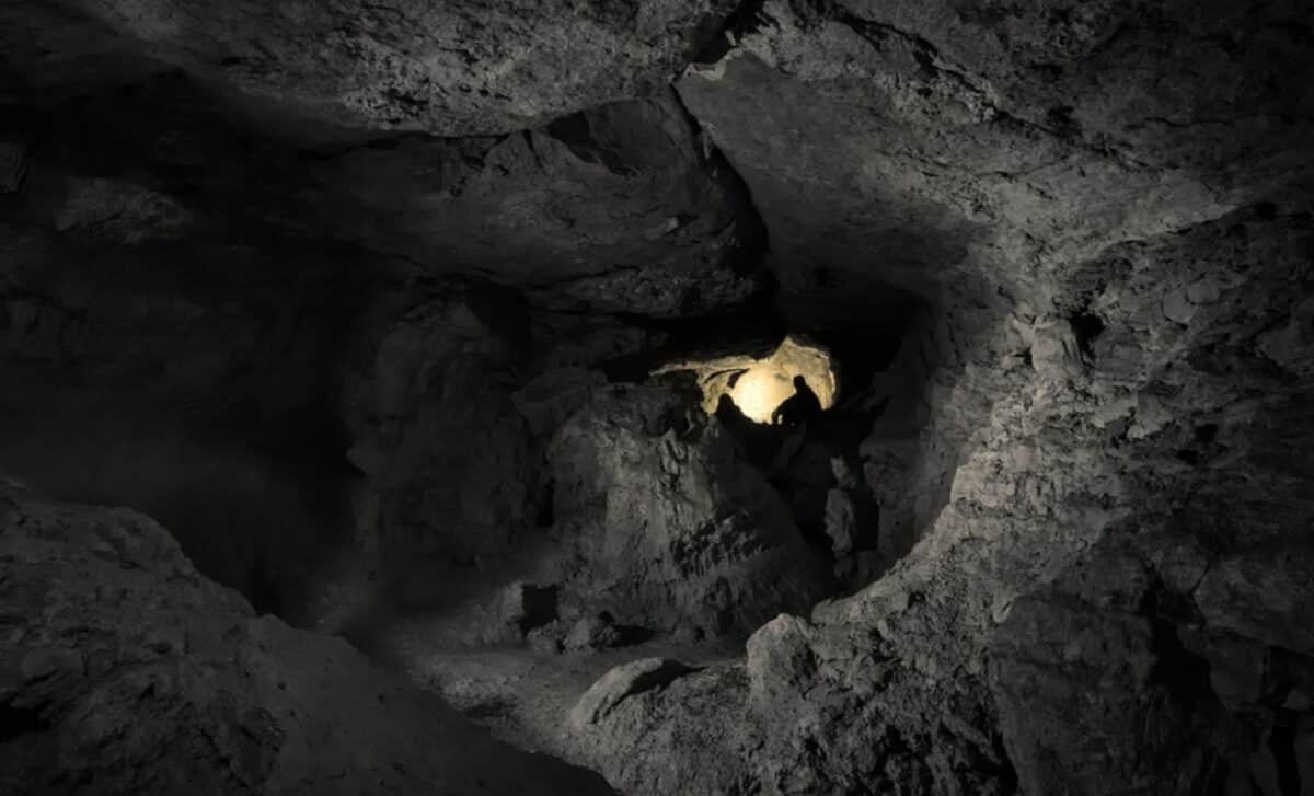 Scientists discover a massive cave that preserved traces of human life ...