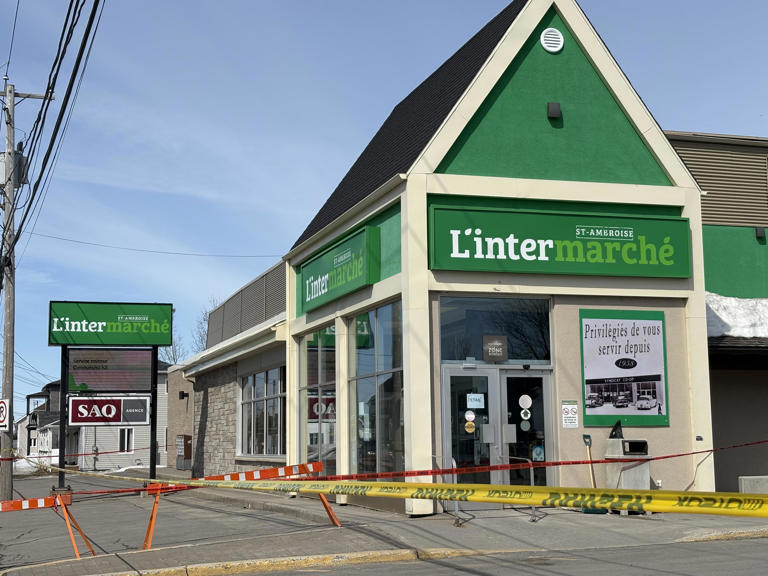 Le toit de l’Intermarché de Saint-Ambroise s’effondre partiellement