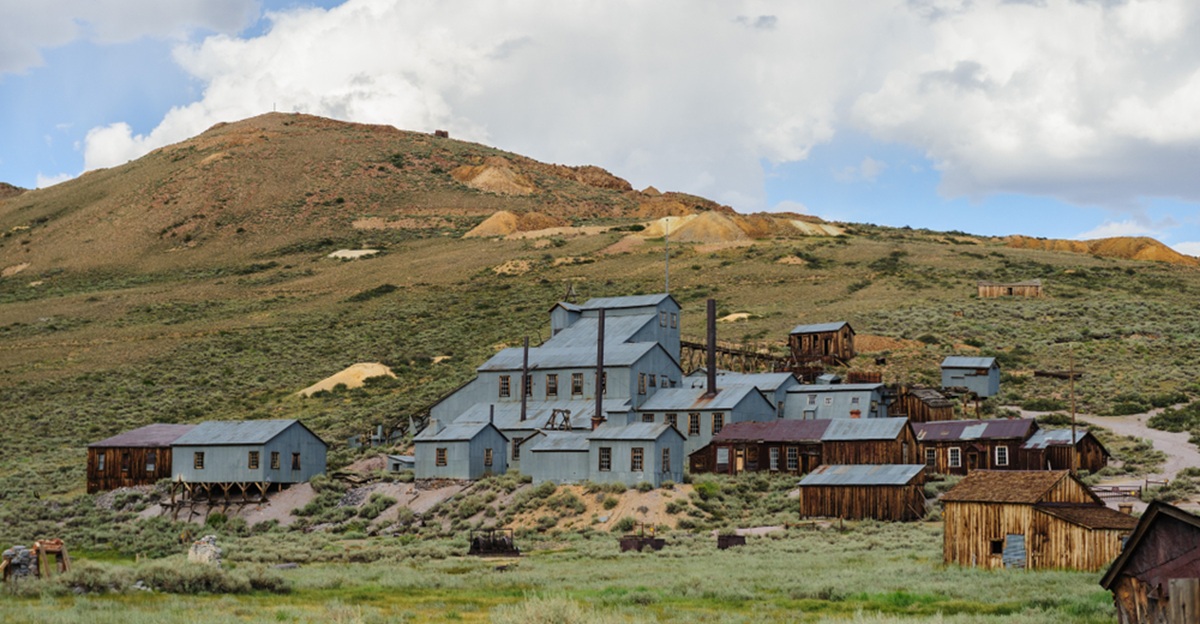 13 historic roadside ruins across America worth pulling over for