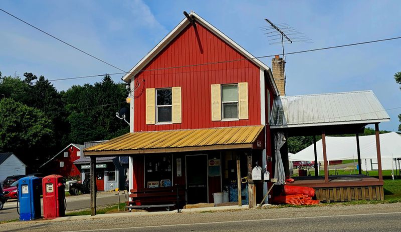 The hidden side of daily life in Ohio’s Amish country