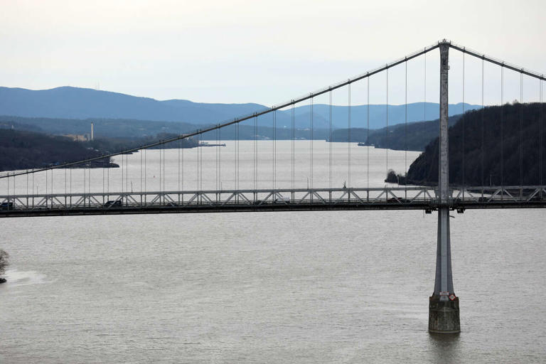 Mid-Hudson Bridge traffic reduced to single lane during overnight ...
