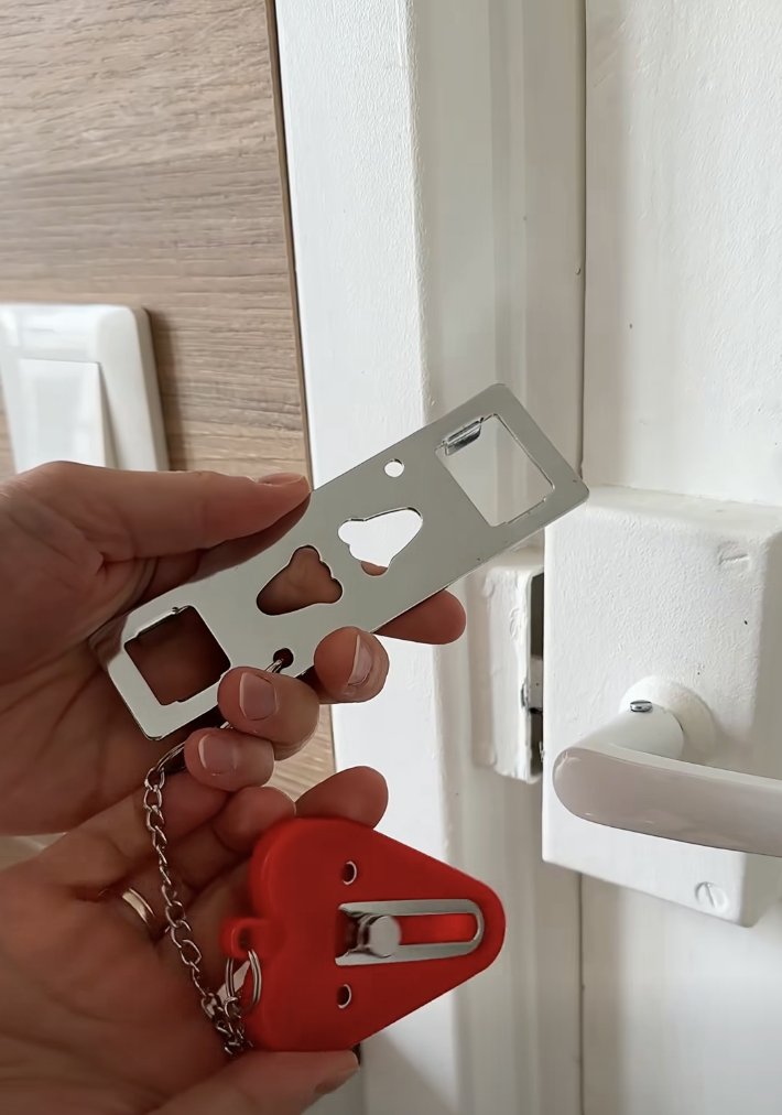 First things to do when you arrive at a hotel