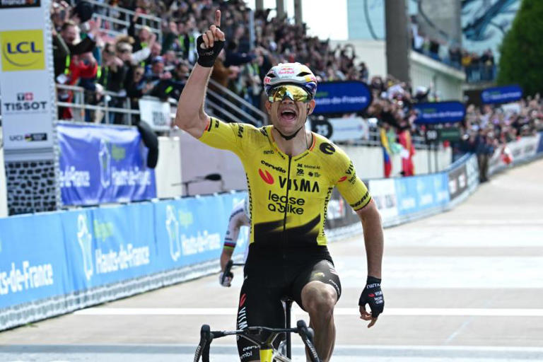 Avec 48,910 km/h de moyenne, Wout Van Aert devient le vainqueur le plus ...
