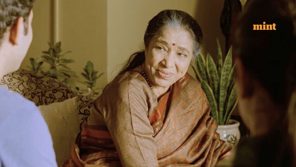 Asha Bhosle funeral rites: Cremation today at 4 PM with full state ...