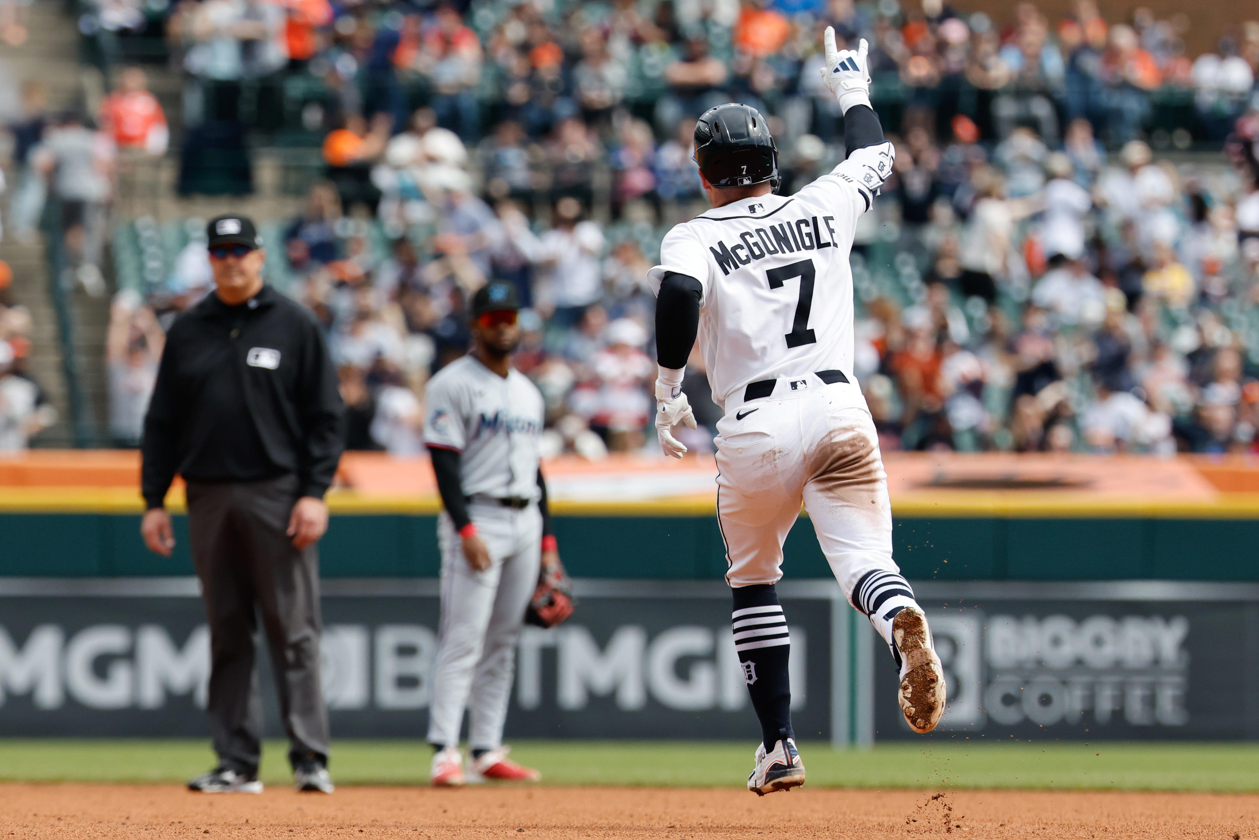 Kevin McGonigle crushes 1st MLB home run for Detroit Tigers