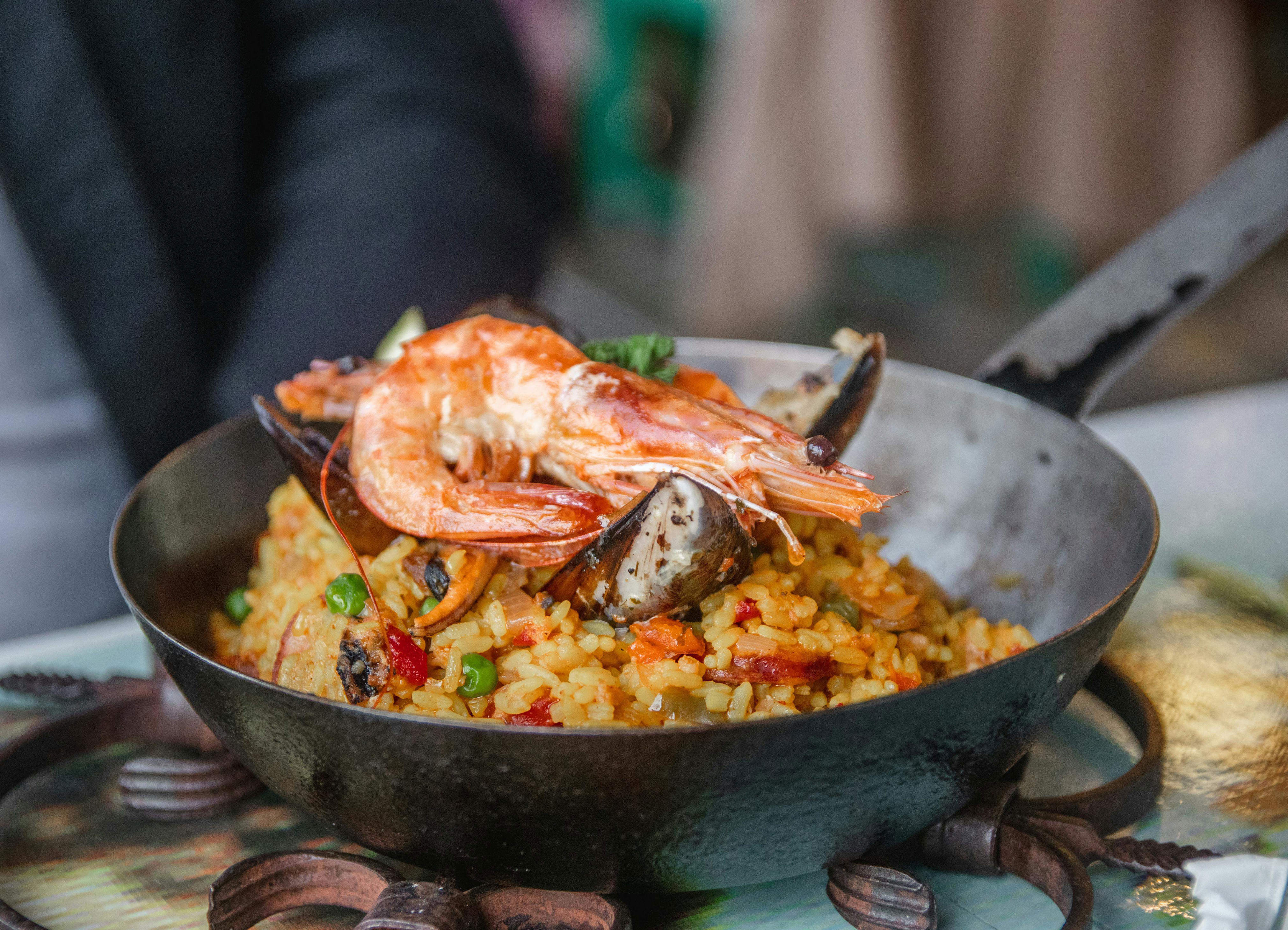 Si un restaurante ofrece paella para una sola persona, hay quien se lo ...