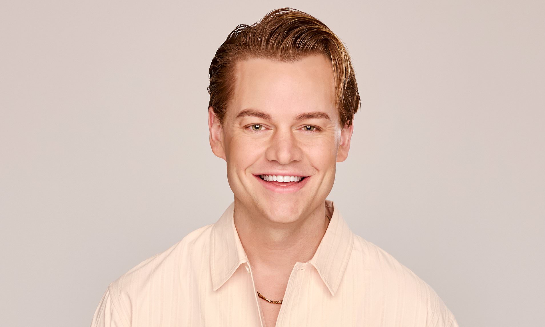 Joel Creasey doesn't look like this anymore! Australian comedian debuts ...