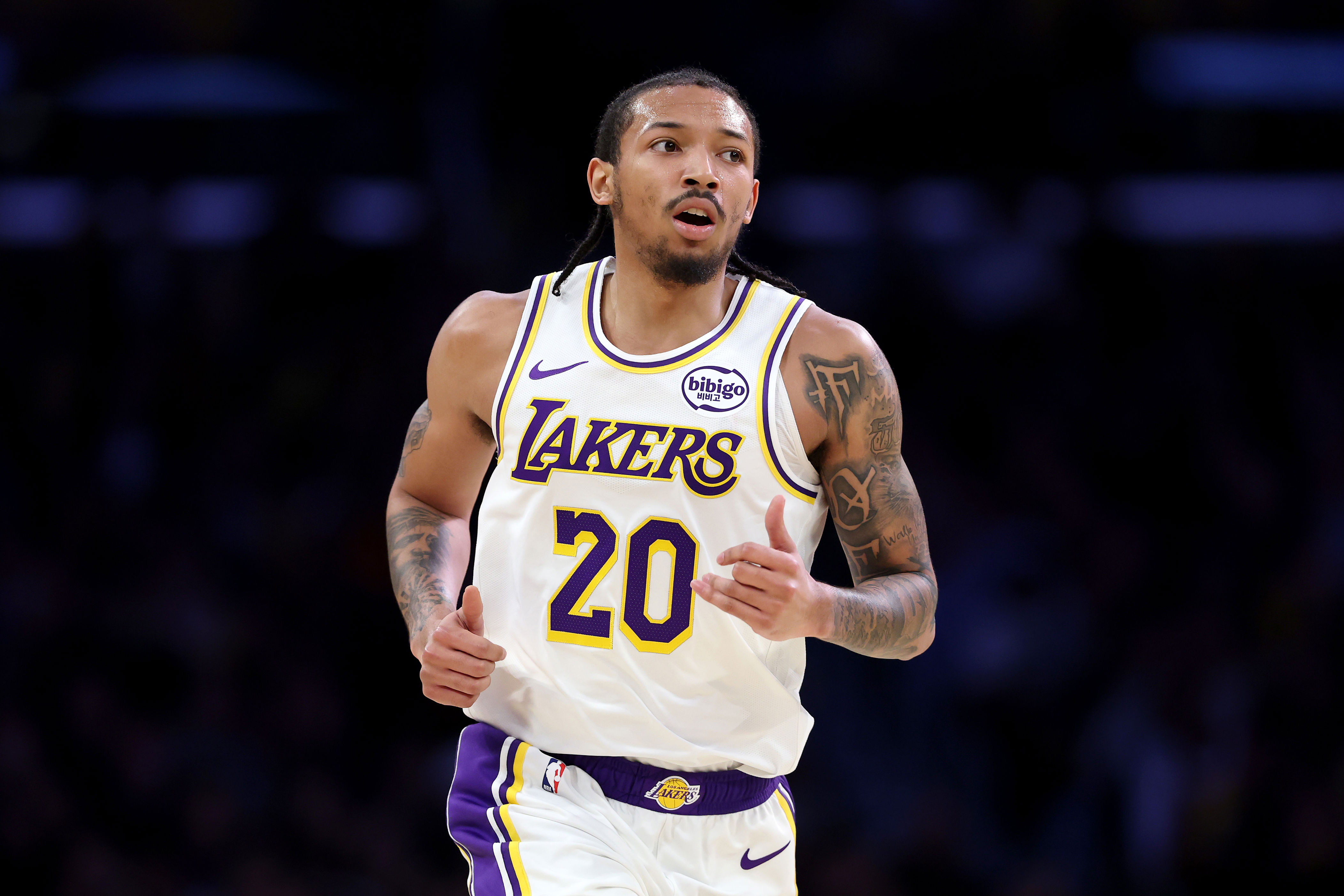 Lakers sign guard ahead of playoffs amid injury concerns
