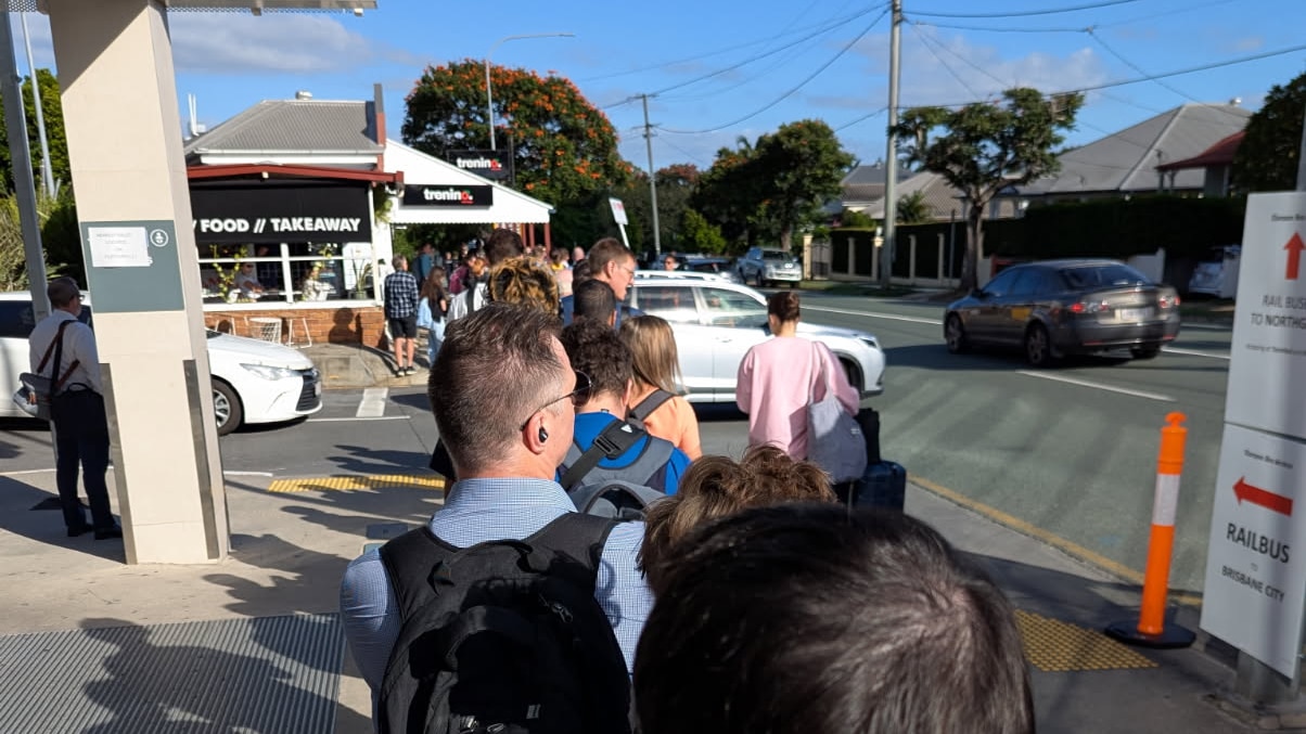 Hundreds of commuters stuck waiting for replacement rail buses in Brisbane