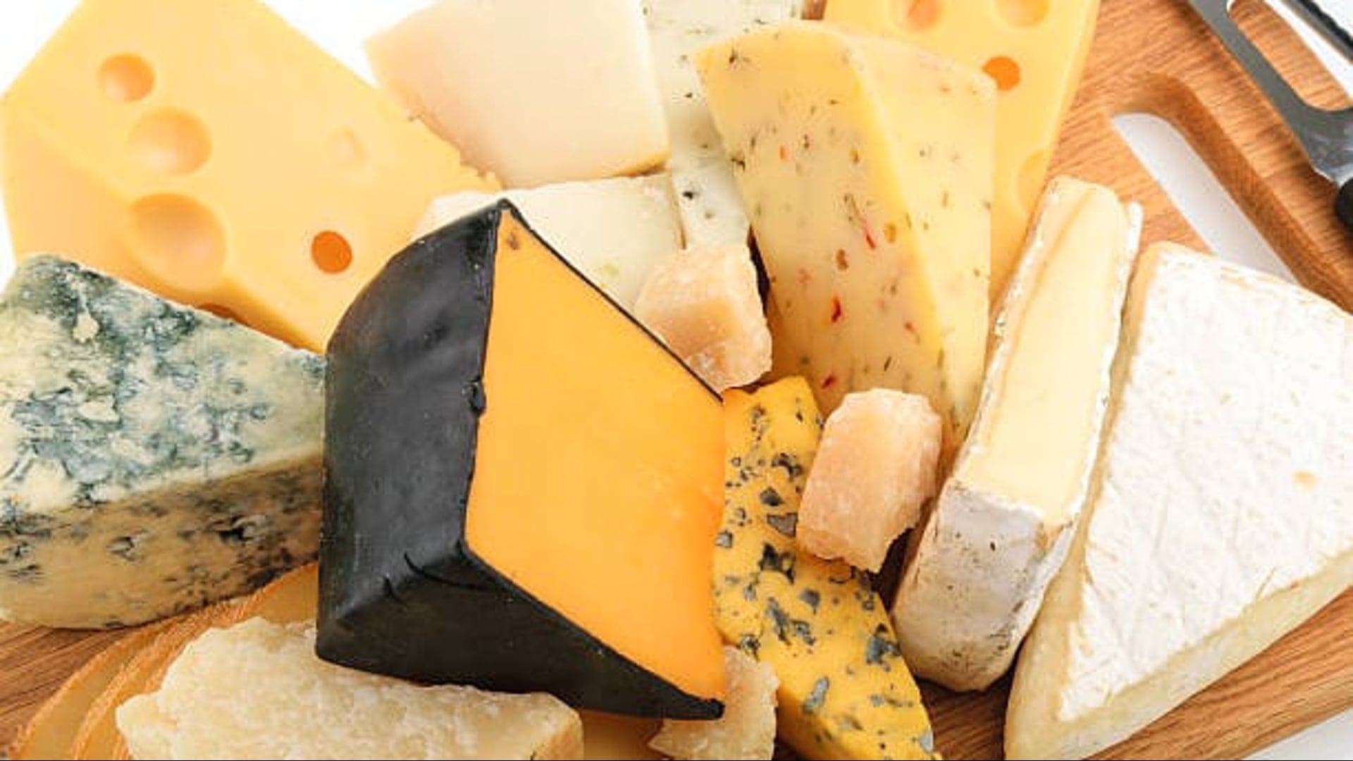 Calorie del formaggio: quali sono i tipi più e meno calorici