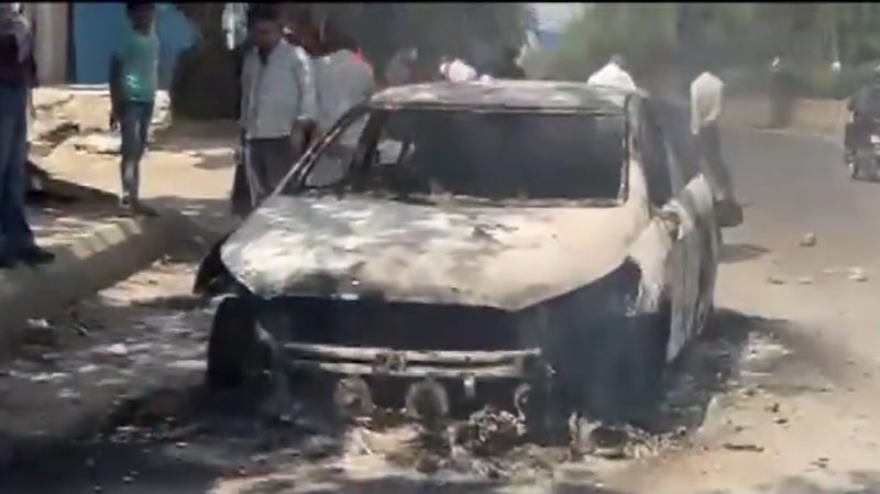 Noida workers' protest turns violent: Stones pelted, vehicles damaged ...