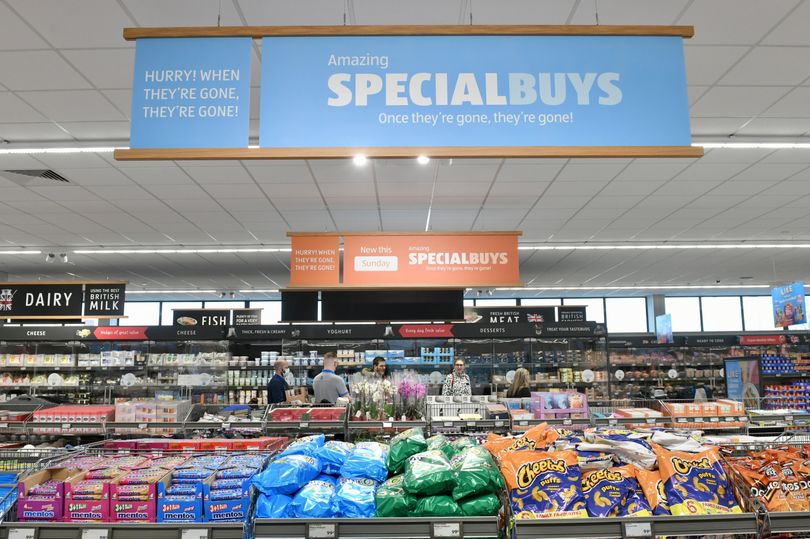 Aldi's £15 Specialbuy delivers crisp, creaseless clothes in as little ...