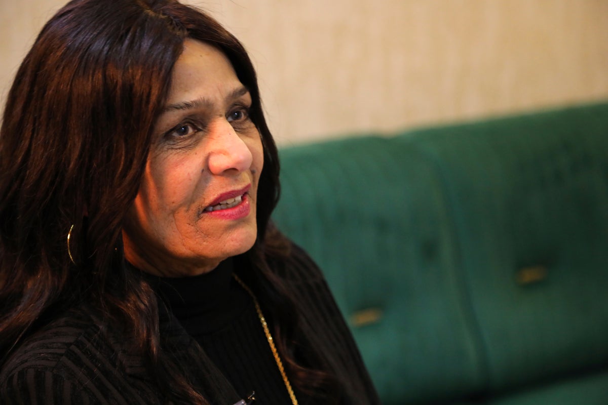 Iraqi women mourn Sajida Obaid, a singer who gave them a taste of freedom