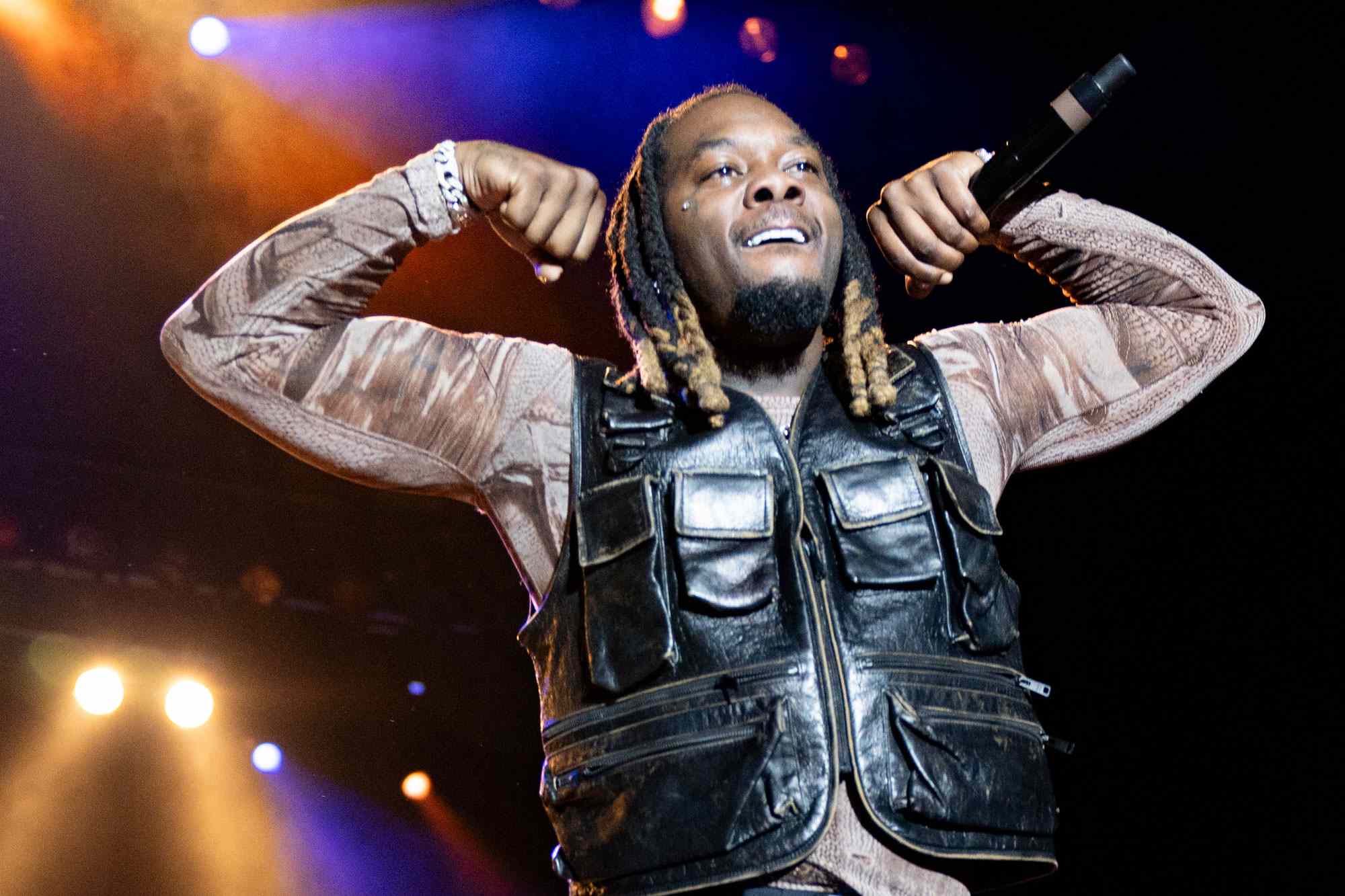 Rapper Offset rises from wheelchair for first performance, speaks out ...