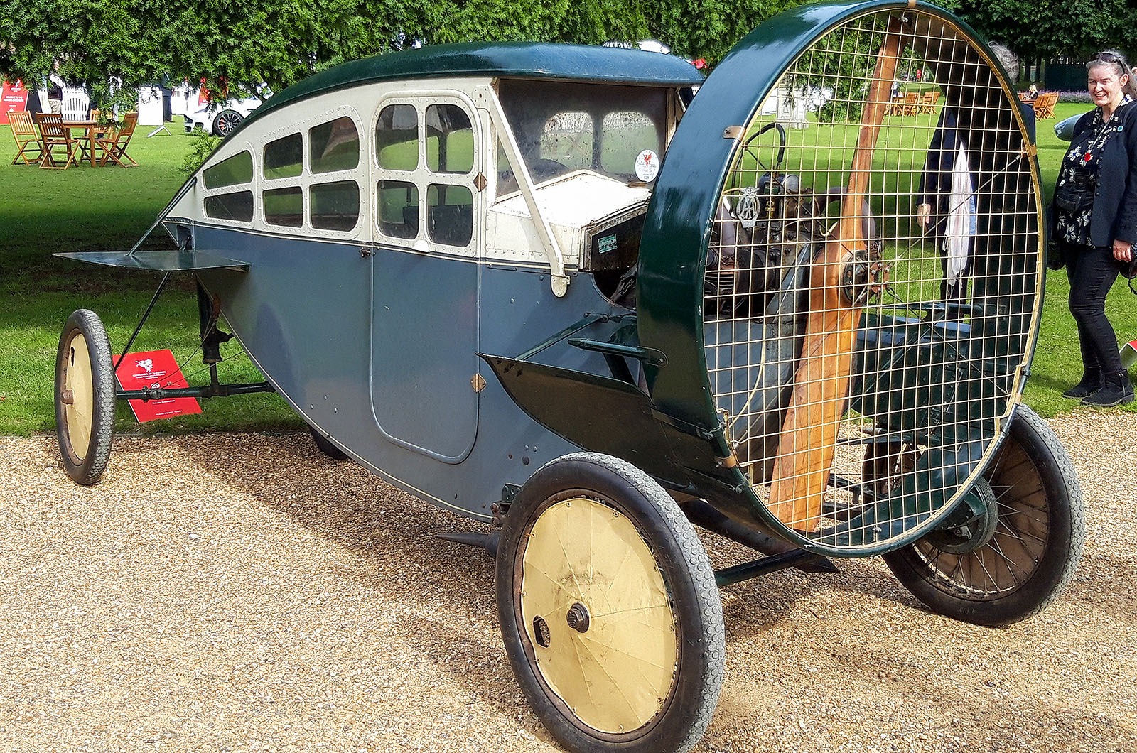 29 very strange cars