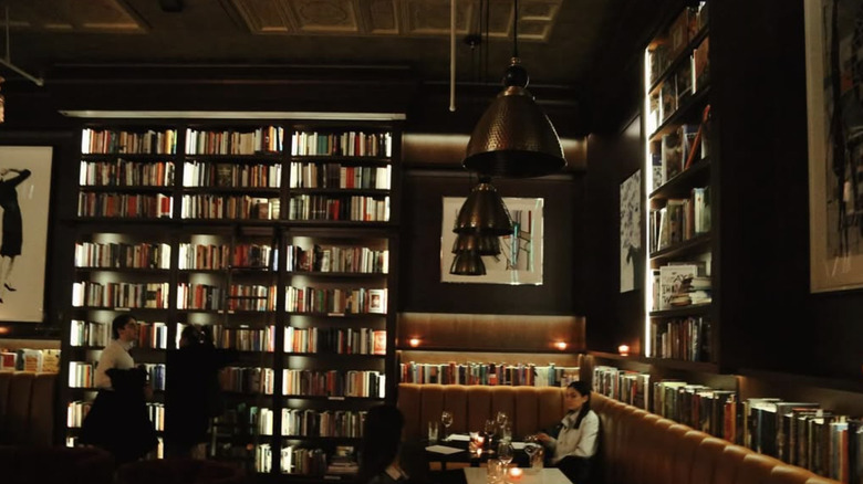 The 12 best NYC restaurants, coffee shops, and bars for book lovers