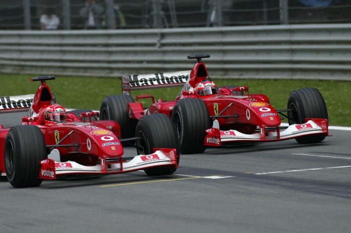 Il leggendario photo finish di Michael Schumacher e Rubens Barrichello