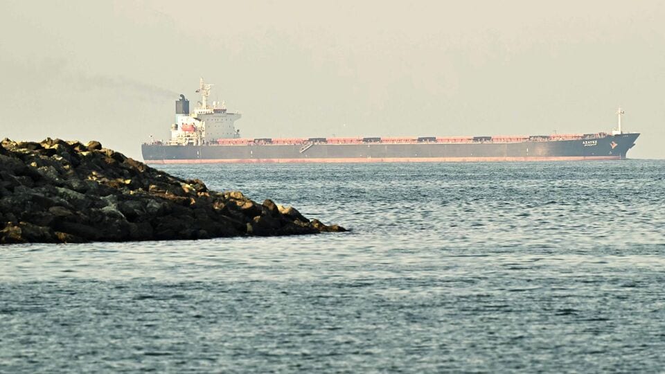 Iran threatens ports in Persian Gulf and Gulf of Oman after US military ...