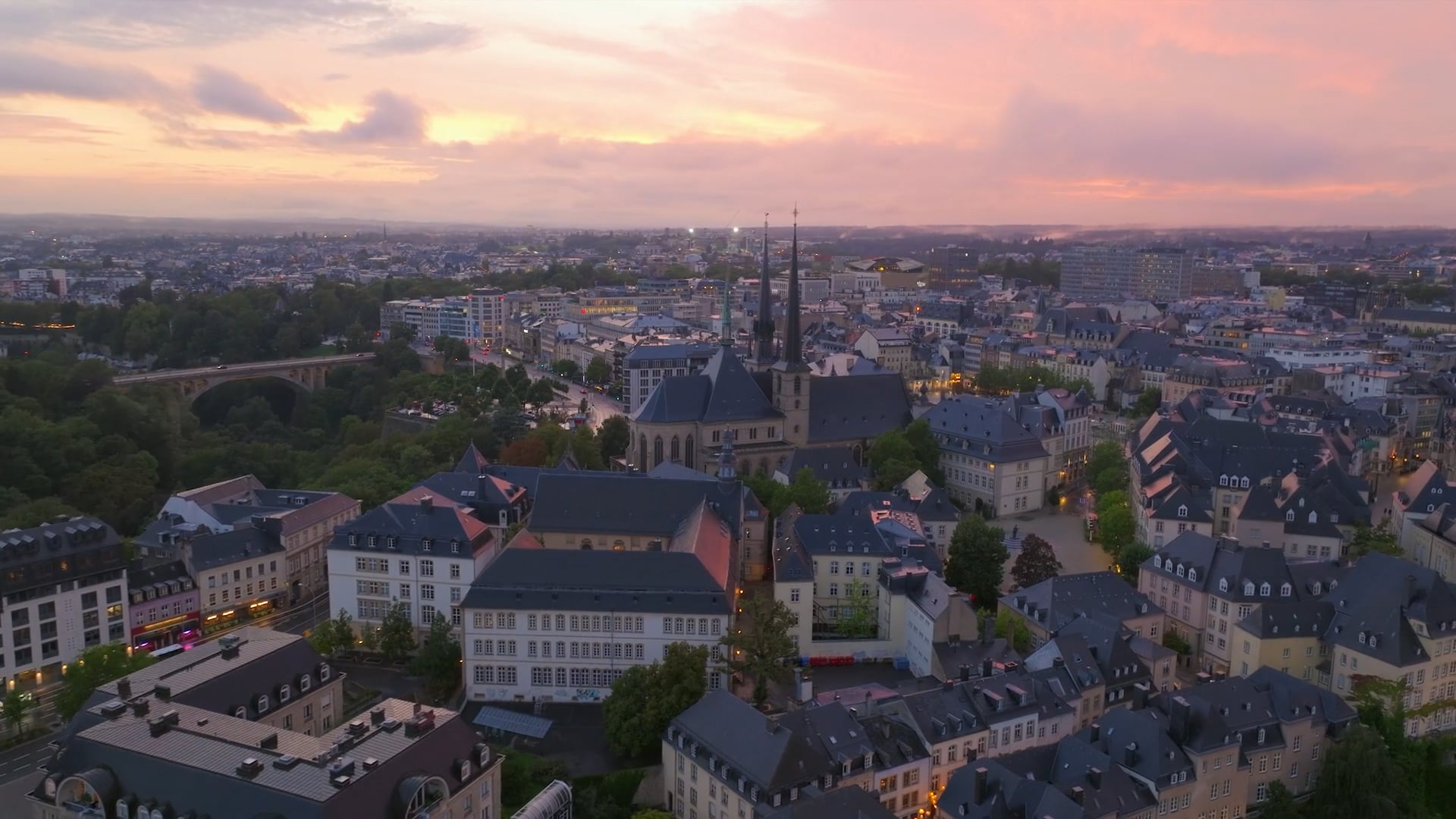 Luxembourg: Drone tours one of the richest countries in the world