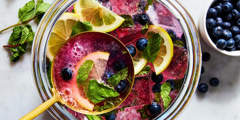 My blueberry mint punch is the easiest big-batch cocktail that your ...