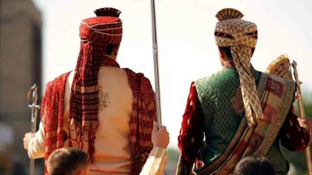 Two grooms arrive for one bride | ఒకే వధువును పెళ్లాడేందుకు ఇద్దరు ...