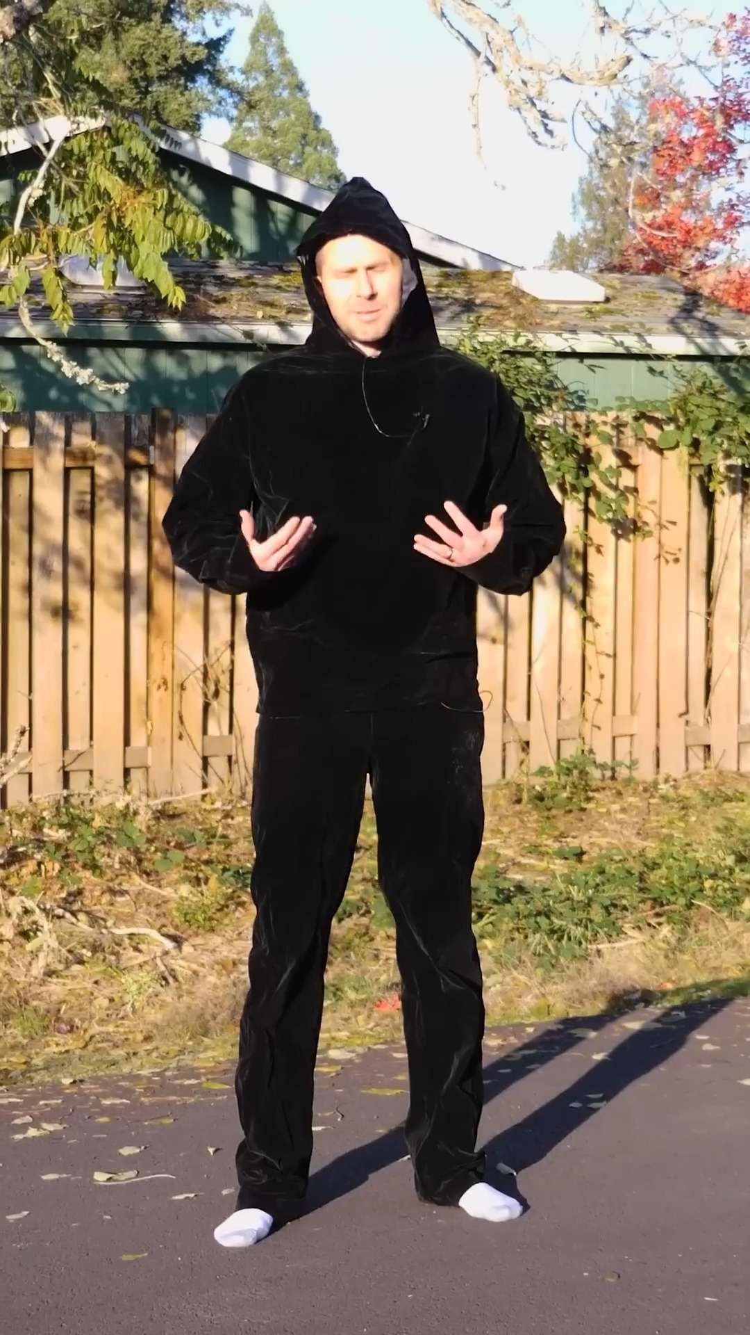 How hot do black clothes get in the sun?