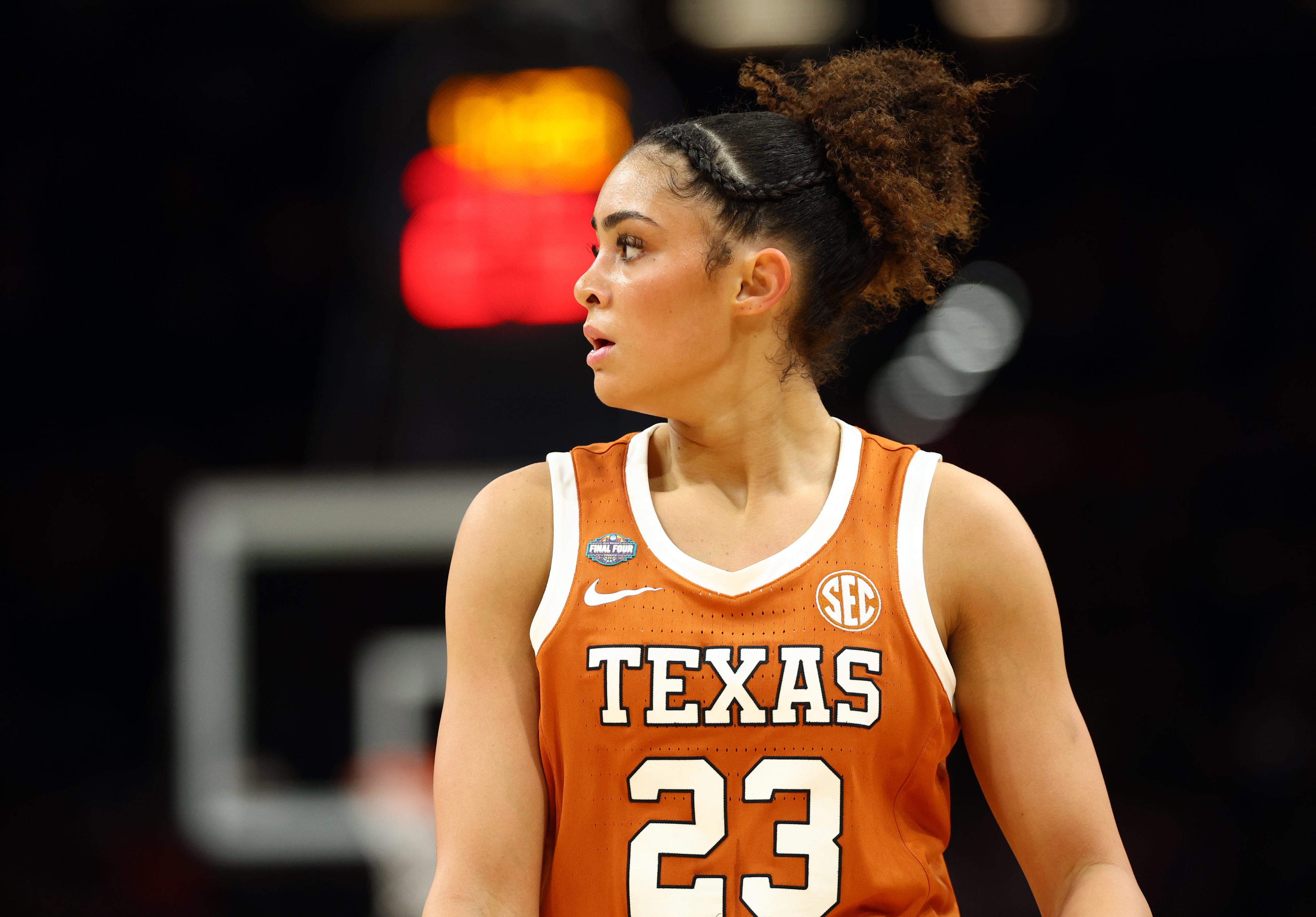 Former Lady Longhorn super recruit Aaliyah Crump lands at Duke