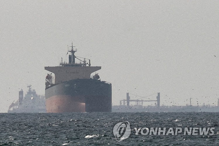 국제유가 호르무즈 긴장 속 나흘째 급등…브렌트유 105달러 넘어