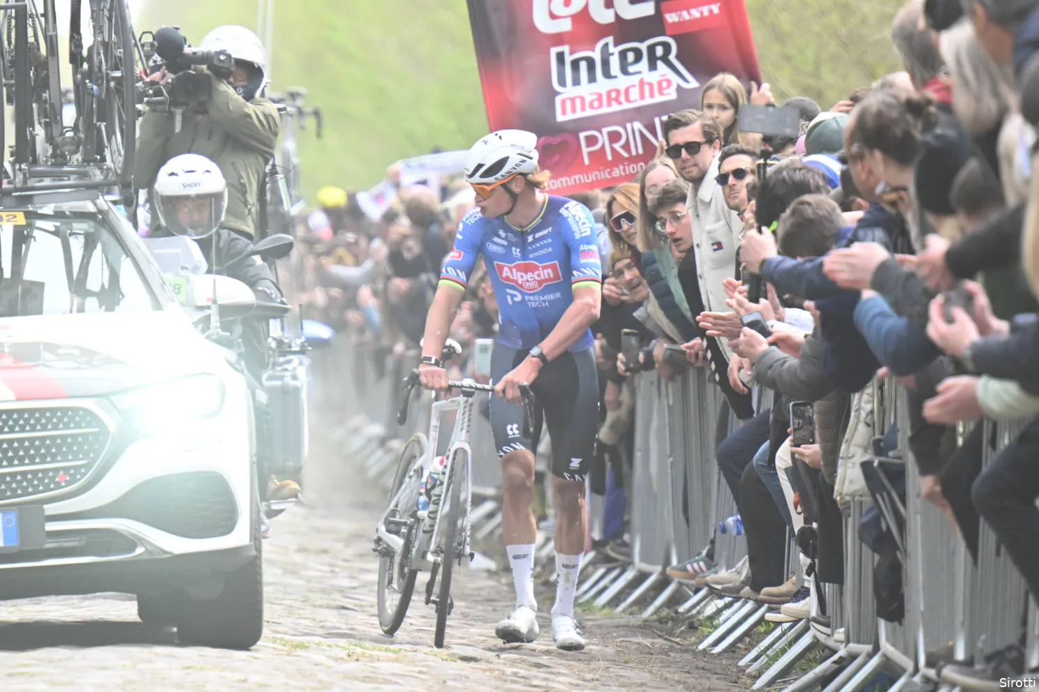 Ten Dam zag gebrek aan geloof bij Van der Poel: 'Liep op zijn ...