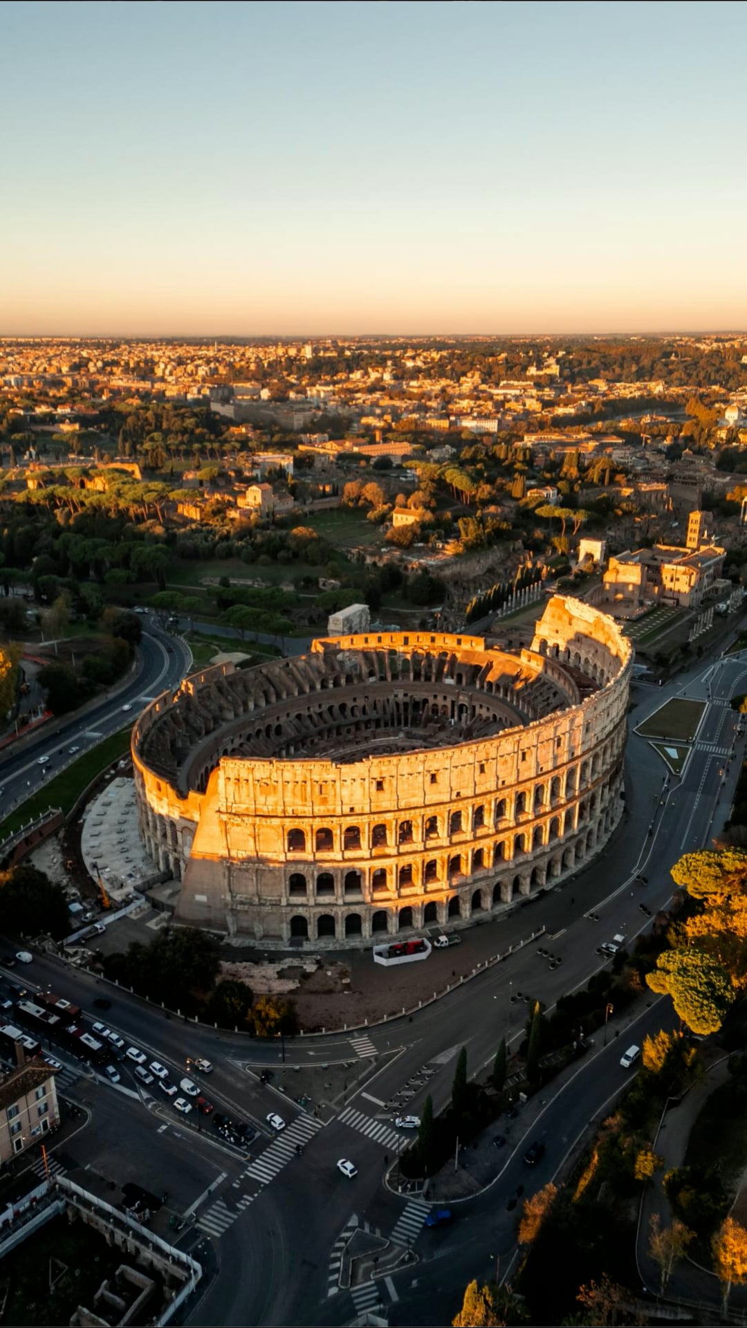 Where ancient ruins meet city rooftops: Discover Rome by drone