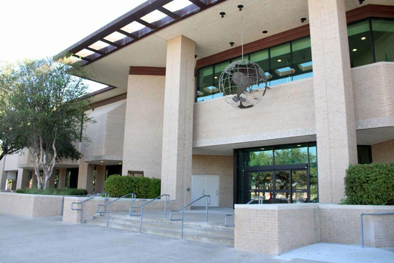 TAMIU to host NYT journalist for talk on global supply chain