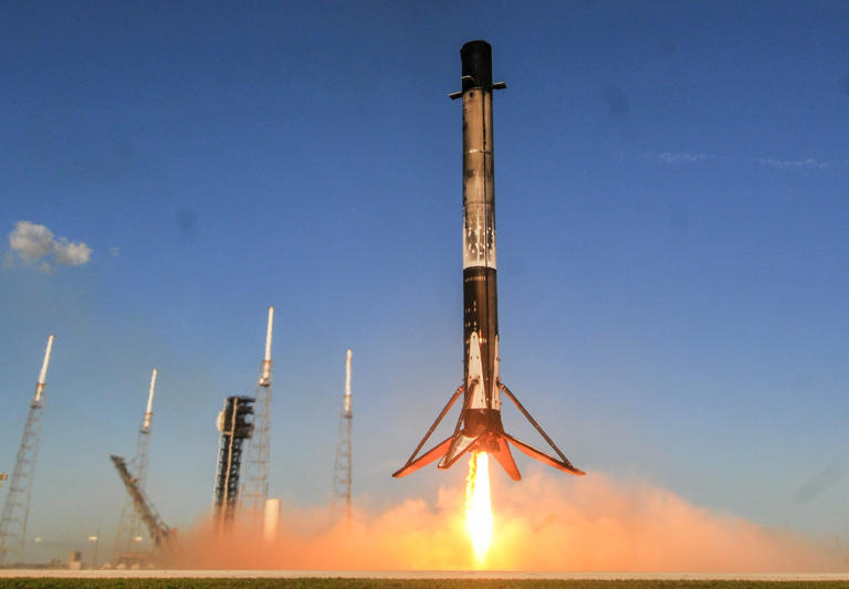 As rocket booster comes in for landing, it powers way to Photo of Week