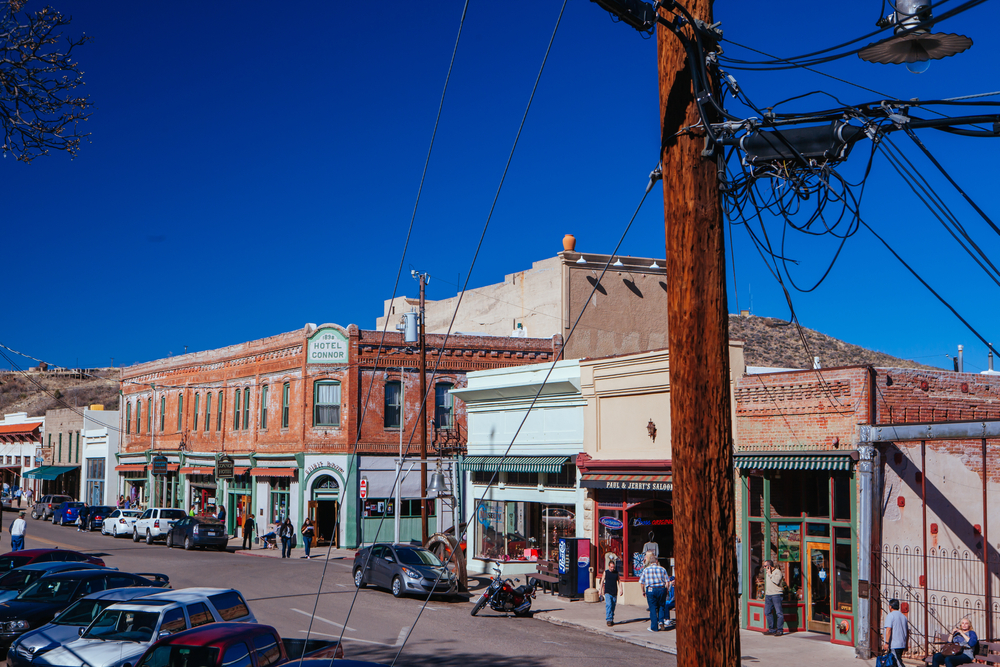 Arizona’s most vertical town hangs off a cliff at 5,200 feet above the ...