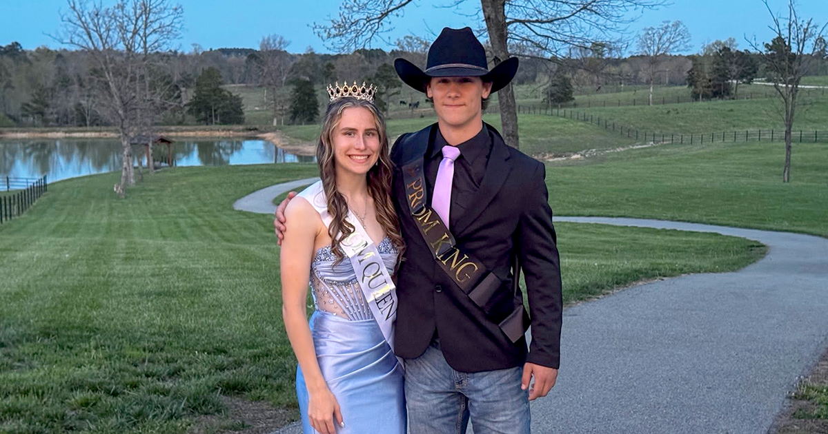 Hinkle, Wagner crowned 2026 HHS prom king and queen