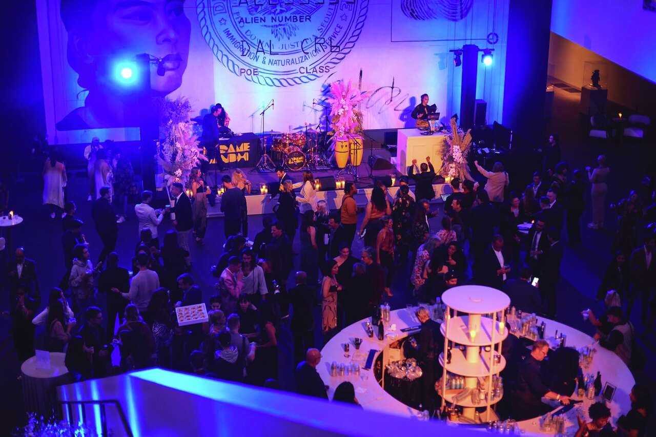 UMI headlines de Young's late night gala afterparty in San Francisco