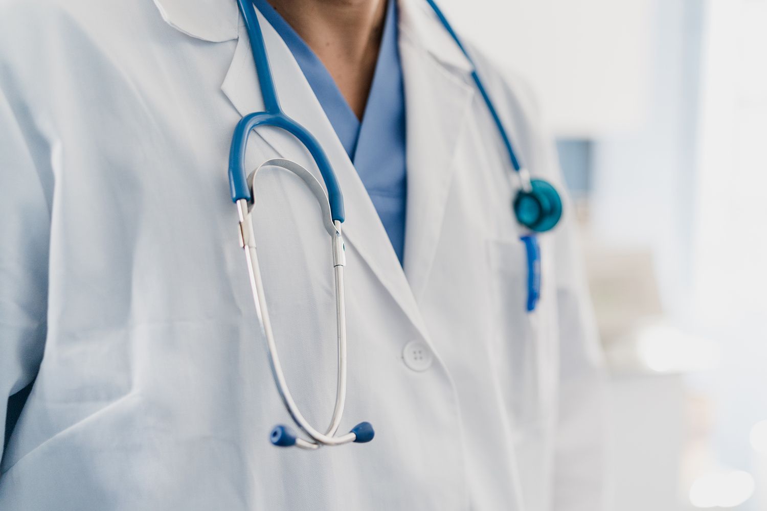Woman alleges ob-gyn made sexual remarks during pelvic exam, removed ...