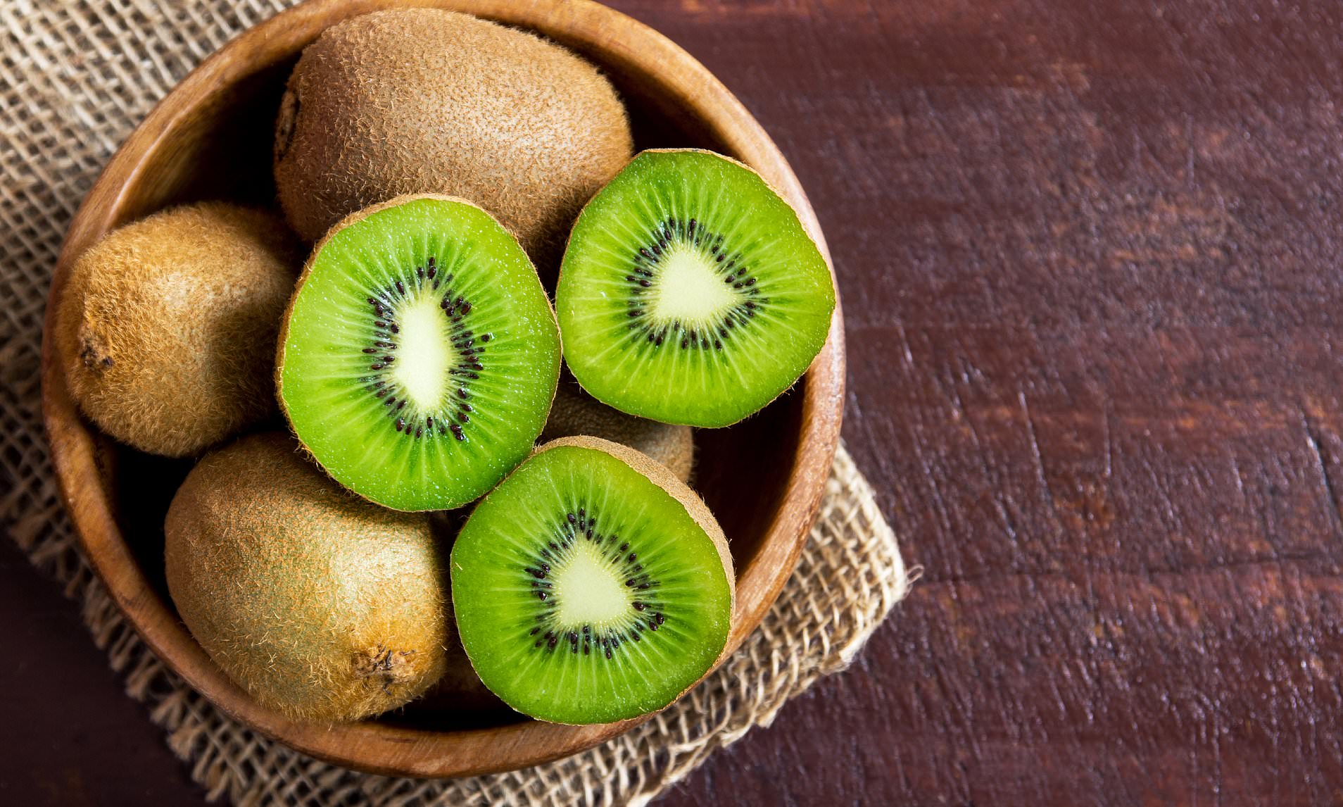 Why kiwis are one of the healthiest fruits: Experts reveal how to ...