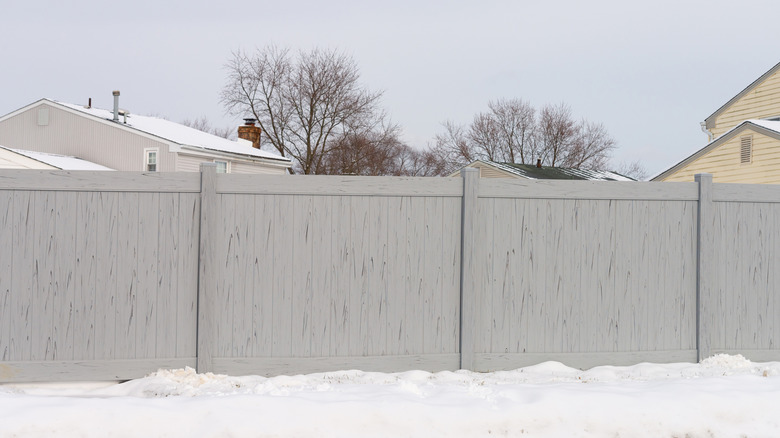 10 alternatives to brown vinyl fencing
