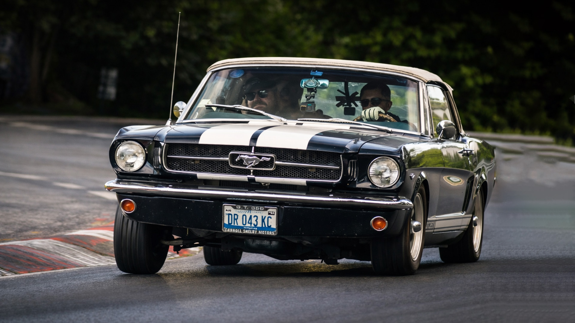 How fast can this classic Ford Mustang go on the Nürburgring track?