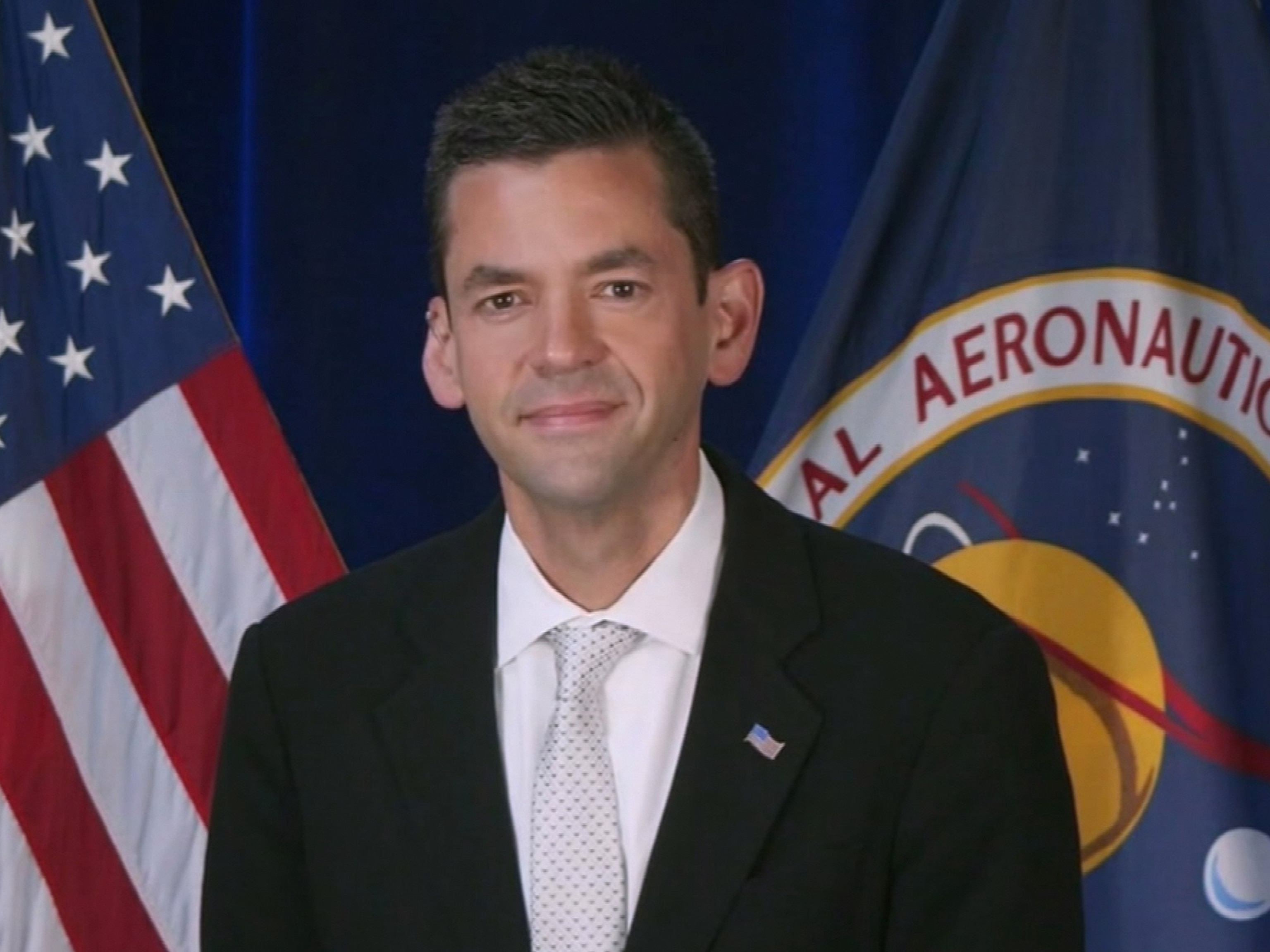NASA administrator says Artemis II is 1st step toward moon base, Mars ...